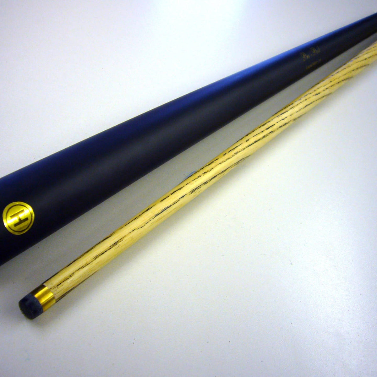 Buffalo Short 52" PRO POOL Cue - Compact Powerhouse – Cue + Case